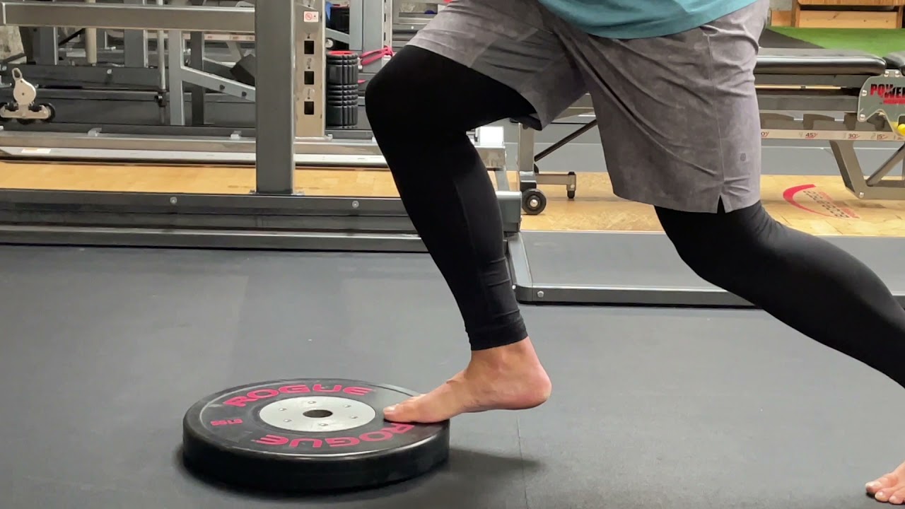Staggered Stance 1 Leg Heel Unsupported Soleus Raise - YouTube