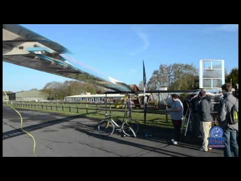 Southampton University Human Powered Aircraft Runway Test - YouTube