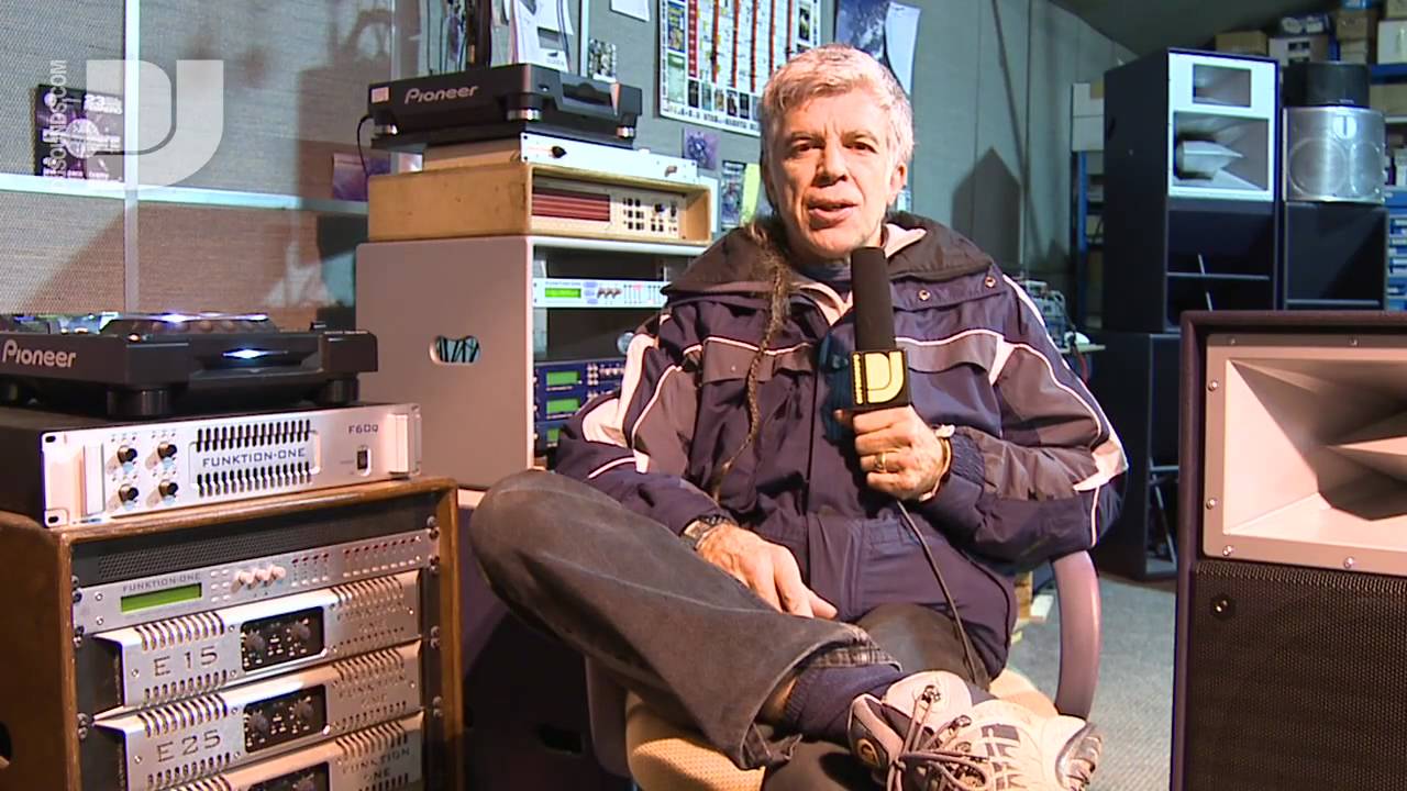 Tony Andrews sounds out on the CDJ-2000 - YouTube