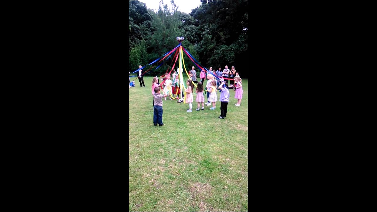 Maypole dancing 1 - YouTube