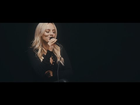 Thirties (Acoustic) - Emma White - YouTube