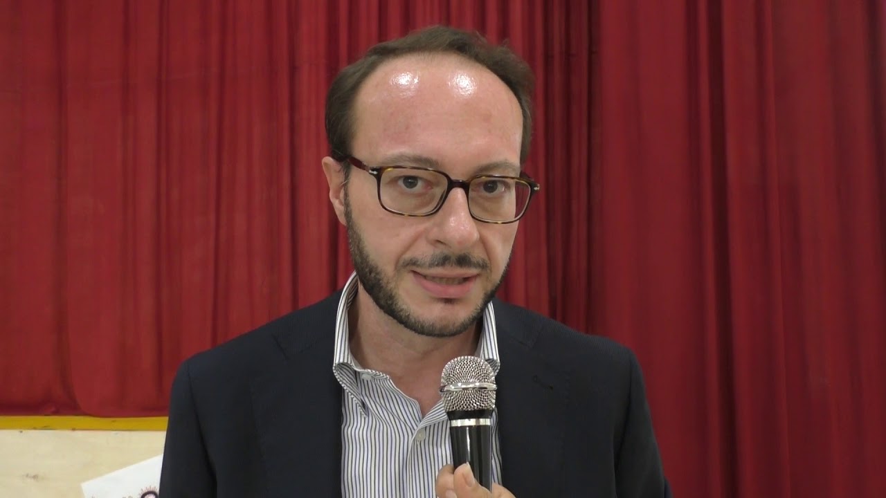 Intervista al Prof. Matarazzo - YouTube