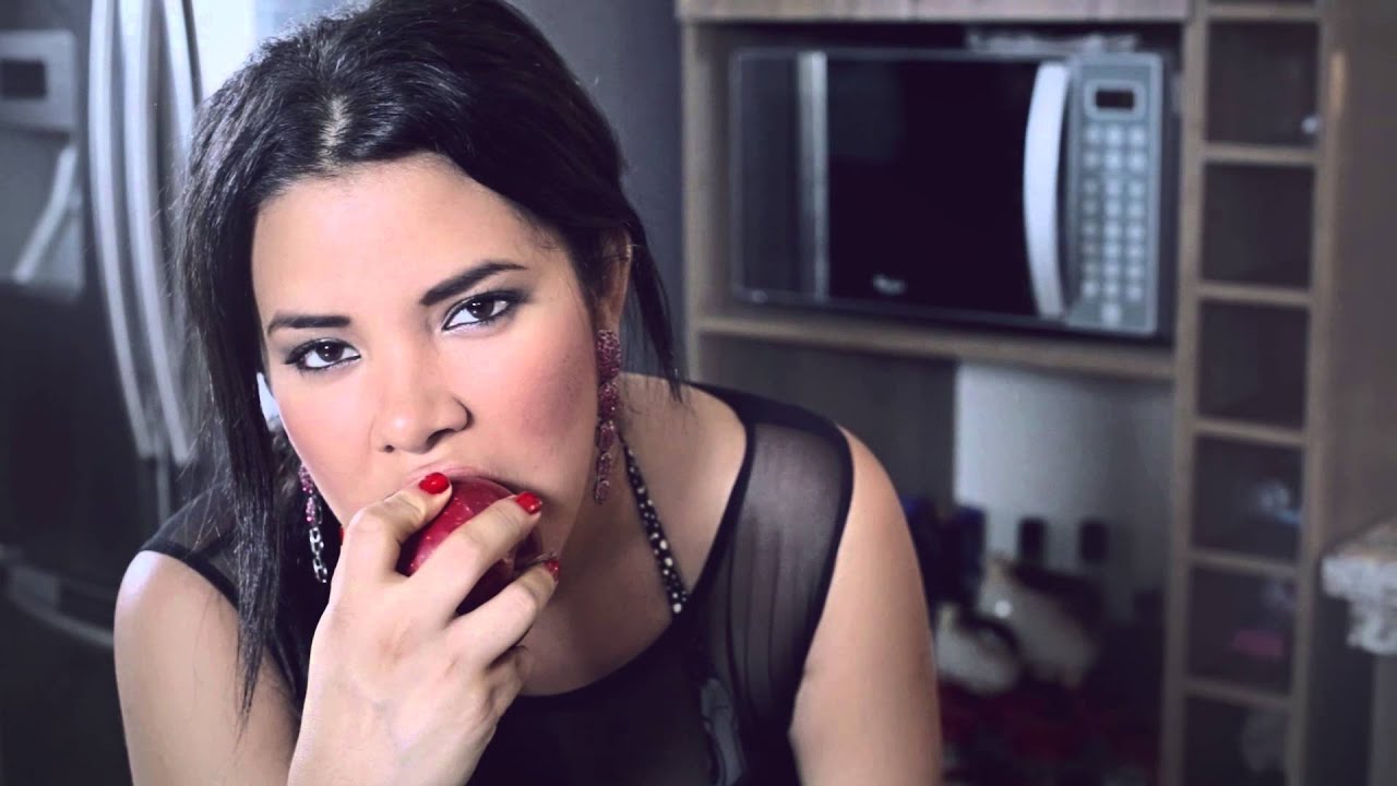 ESTA ES LA NOCHE - CHARLIE ROMER - YouTube