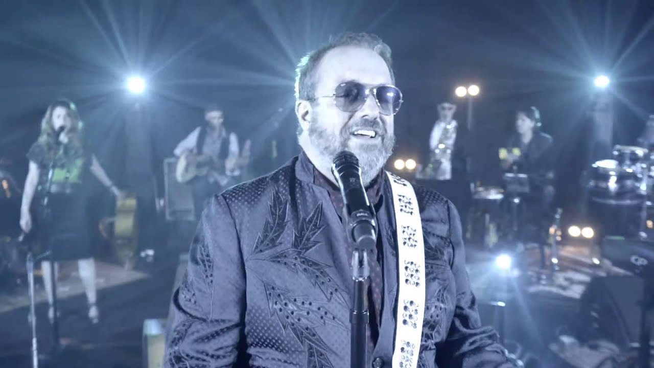 The Mavericks - Suspiro Azul (Live Stream Performance) - YouTube