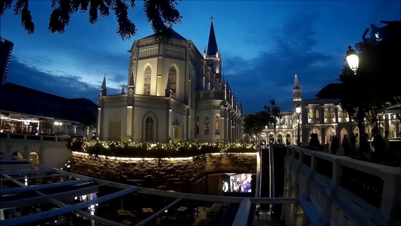 Eat and walk around CHIJMES, Singapore - YouTube