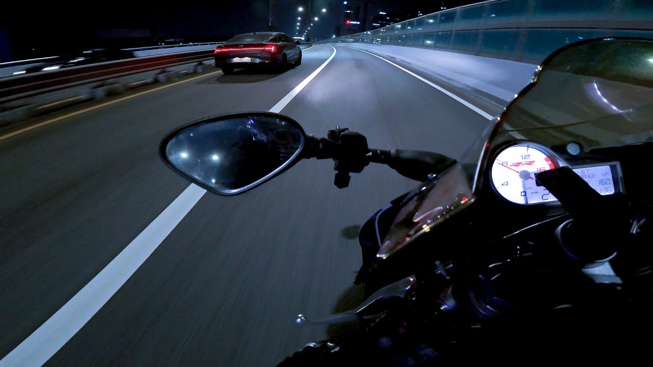 Night racer | s1000rr - YouTube
