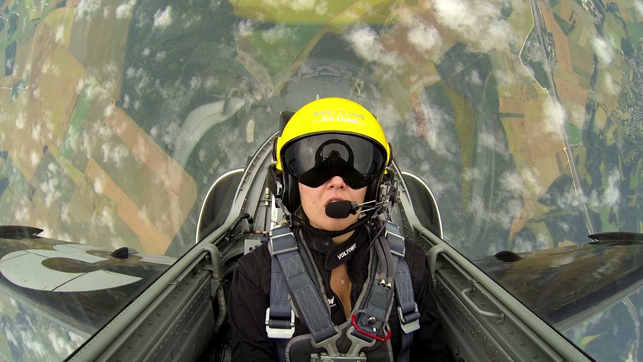 Fanny Viallard - Albatros L-39 - YouTube