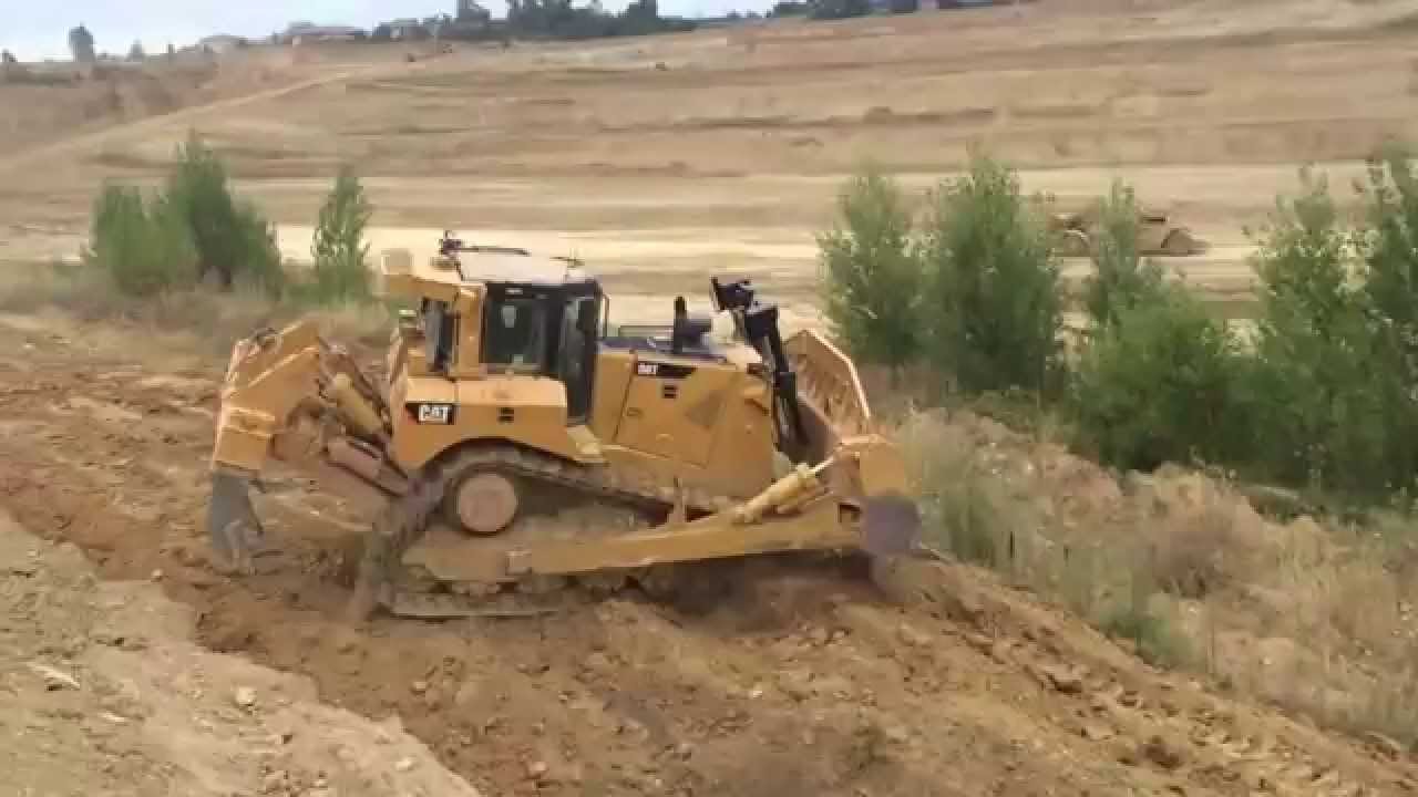 Caterpillar D8T pushing - YouTube