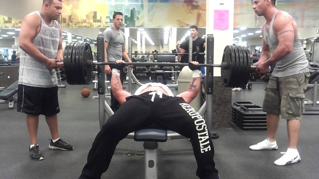 500lb bench - YouTube