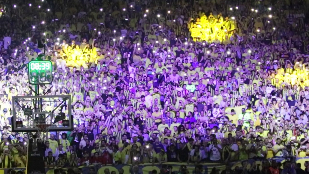 Fenerbahce fans, amazing atmosphere - Euroleague Final, Εurohoops - YouTube