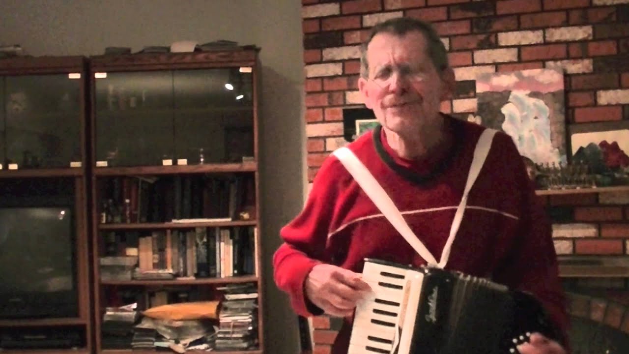 Dan Propp sings beautifully with his accordion 3 1080p.mov - YouTube