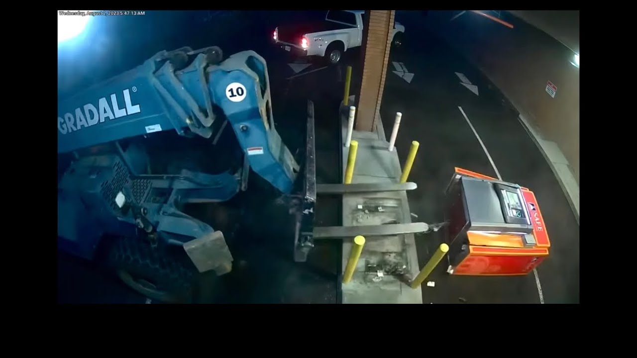 ATM Gradall Forklift Heist #GTA #Gradall #LaborersPOV #LouieMagic #diy ...