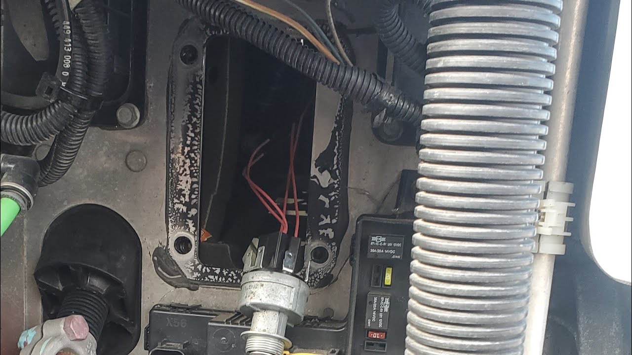 how to unlock 🔑 semi truck If You Left Your Keys inside. - YouTube