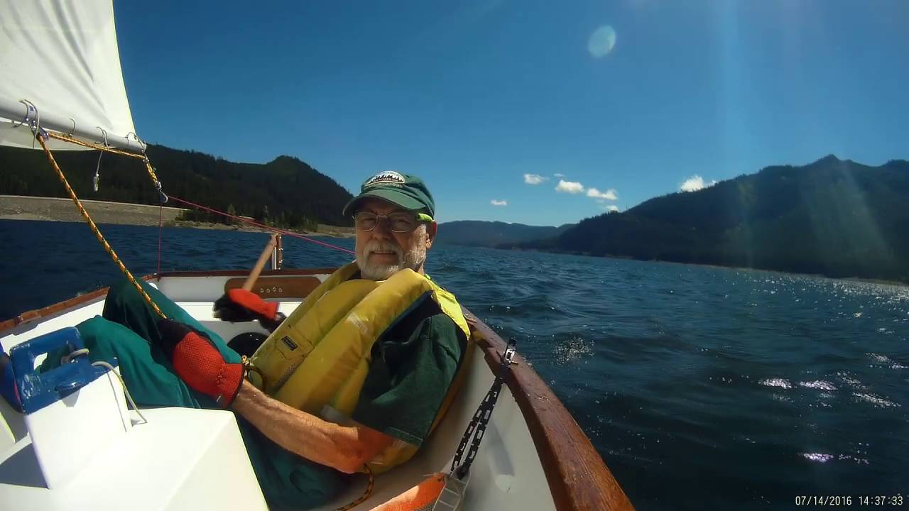 Sailing the 8ft Nuthatch Pram - YouTube