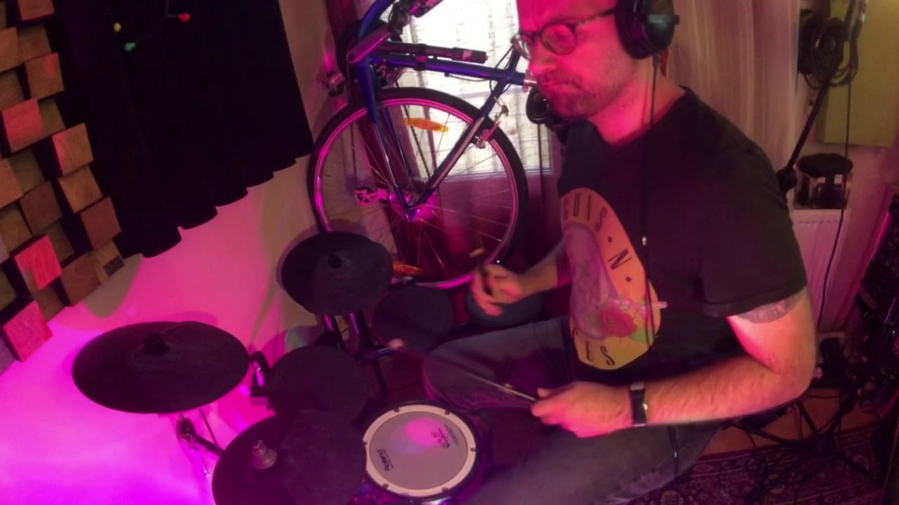 Tek Adam Punk Orkestrası - Elim Cebimde (Dr.Skull) - YouTube