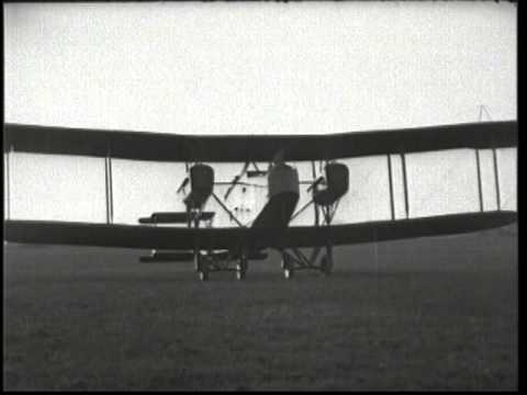 Zeppelins vs Airplanes During World War I - YouTube