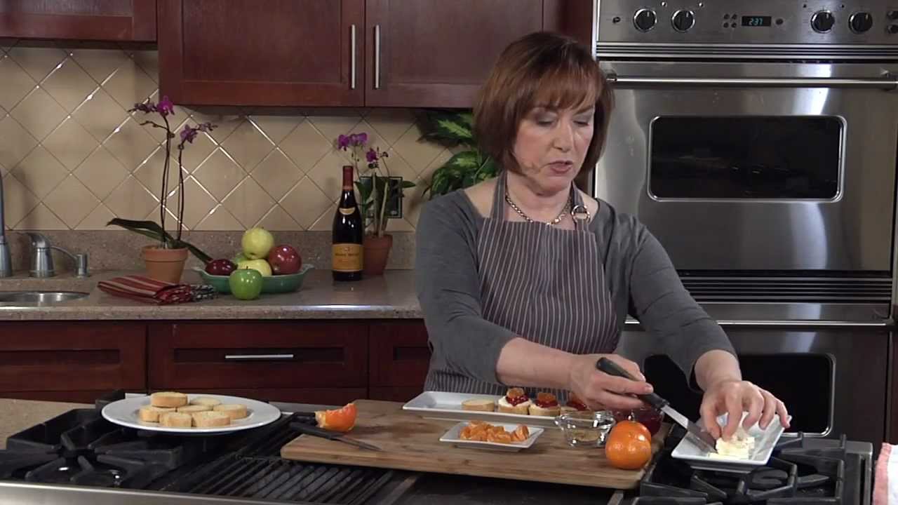 Wegmans Brie & Clementine Canapes - YouTube