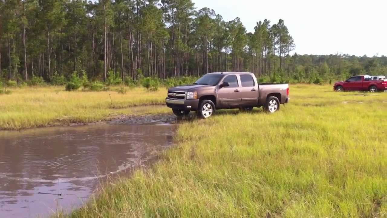 Chevy Mudding At Taylor Beach - YouTube