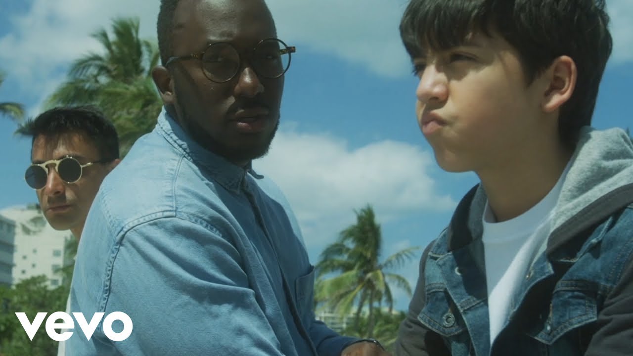 ShiShi - Give Me Love [Official Music Video] ft. Daramola - YouTube