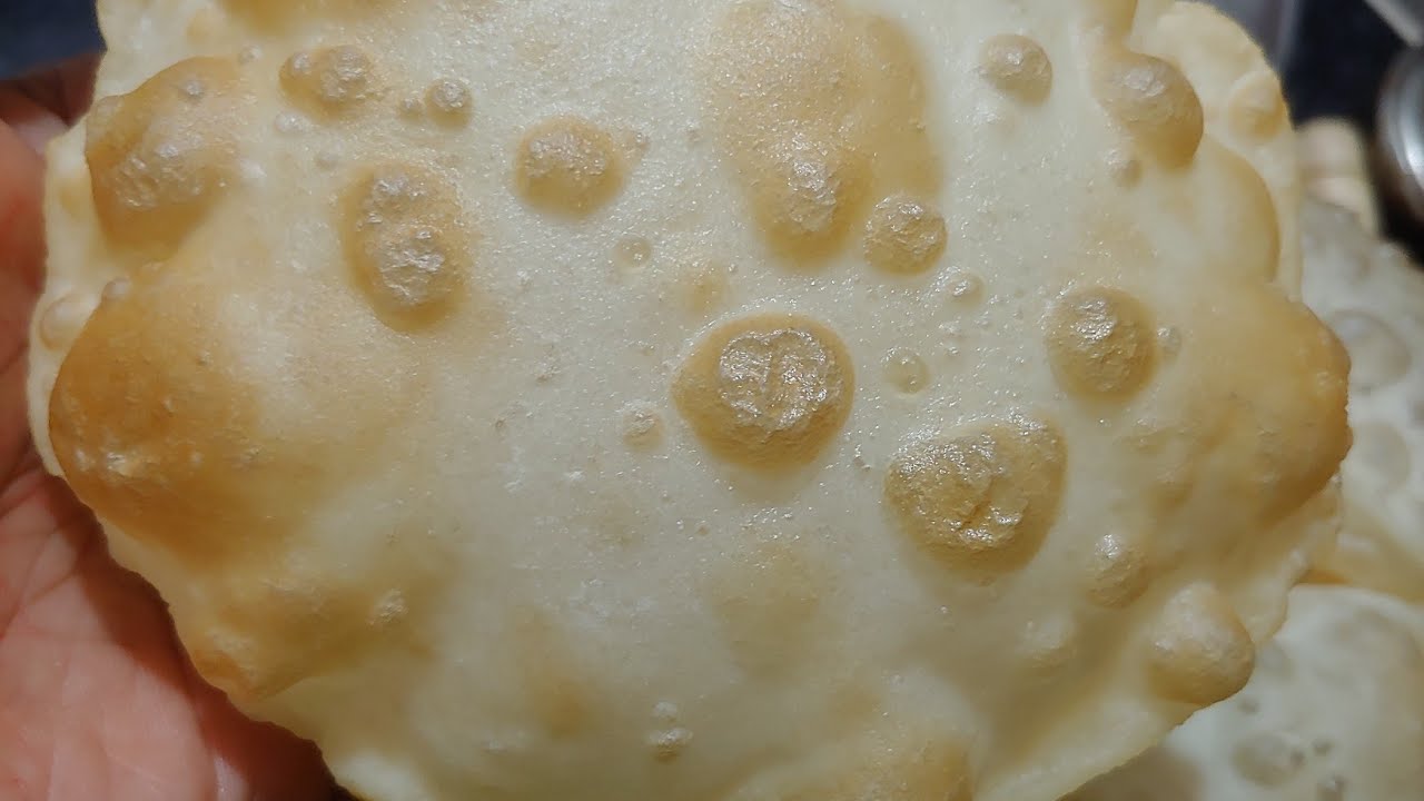 খুব সহজে ফুলকো লুচি তৈরি//Luchi:how to make perfect Fulko Luchi - YouTube