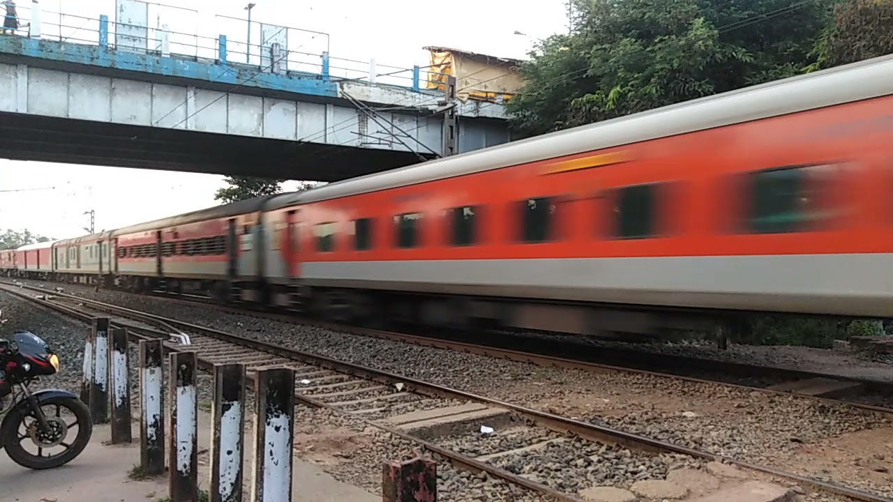 Rashmi TMT Livery action | 30547 Rashmi TMT Livery SRC WAP7 with ...