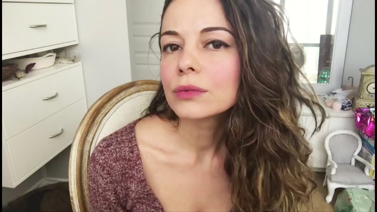 Makeup Tutorial for the Basic Bitch - YouTube