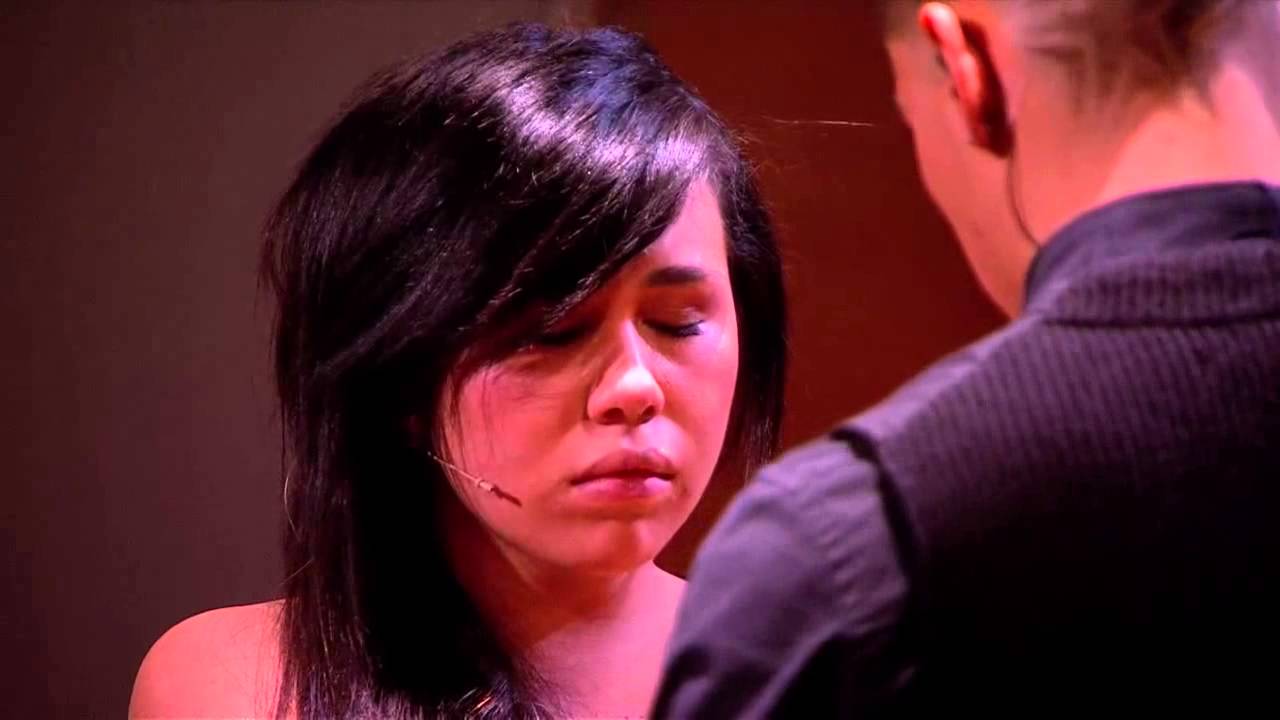 Protagonistas de Nuestra Tele El Beso De Yina y Maluma 2013 - YouTube