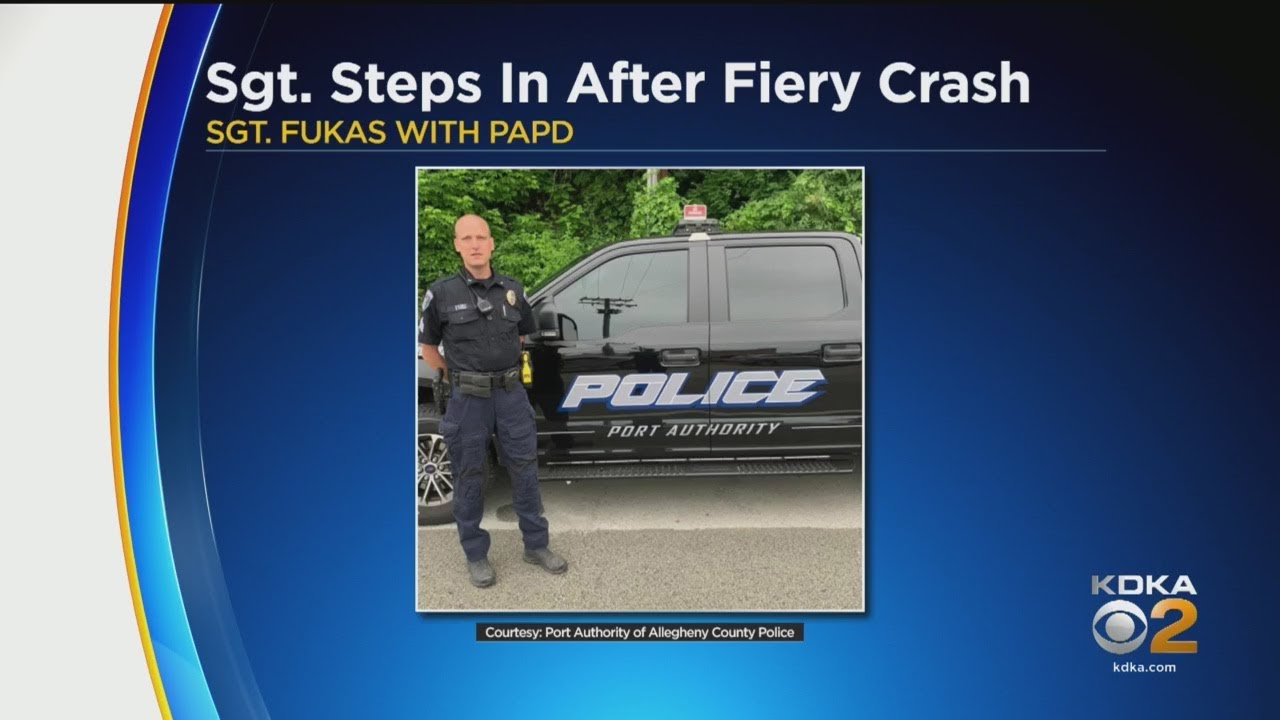 Police Officers Saves 2 People In Car Crash - YouTube