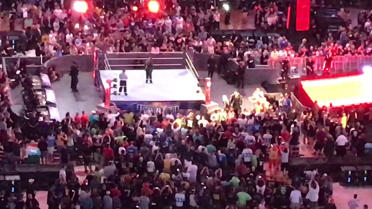 4/2/2017 WWE Wrestlemania 33 (Orlando, FL) - The Miz & Maryse Entrance ...