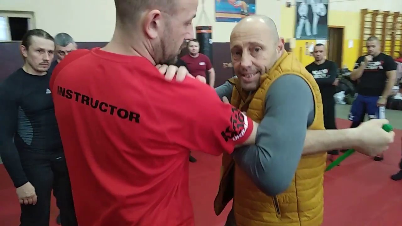 Itay Gil on Krav Maga Knife Defense - YouTube