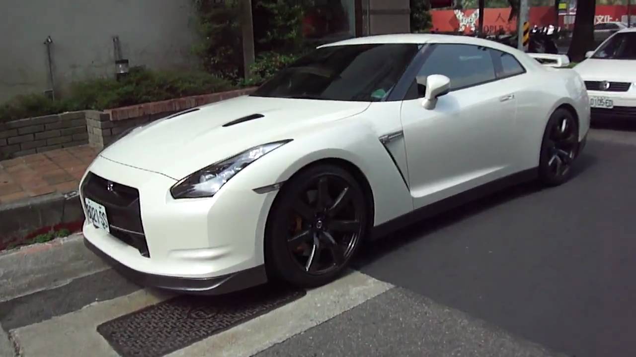White R35 GTR in Taiwan Part 2 HD - YouTube