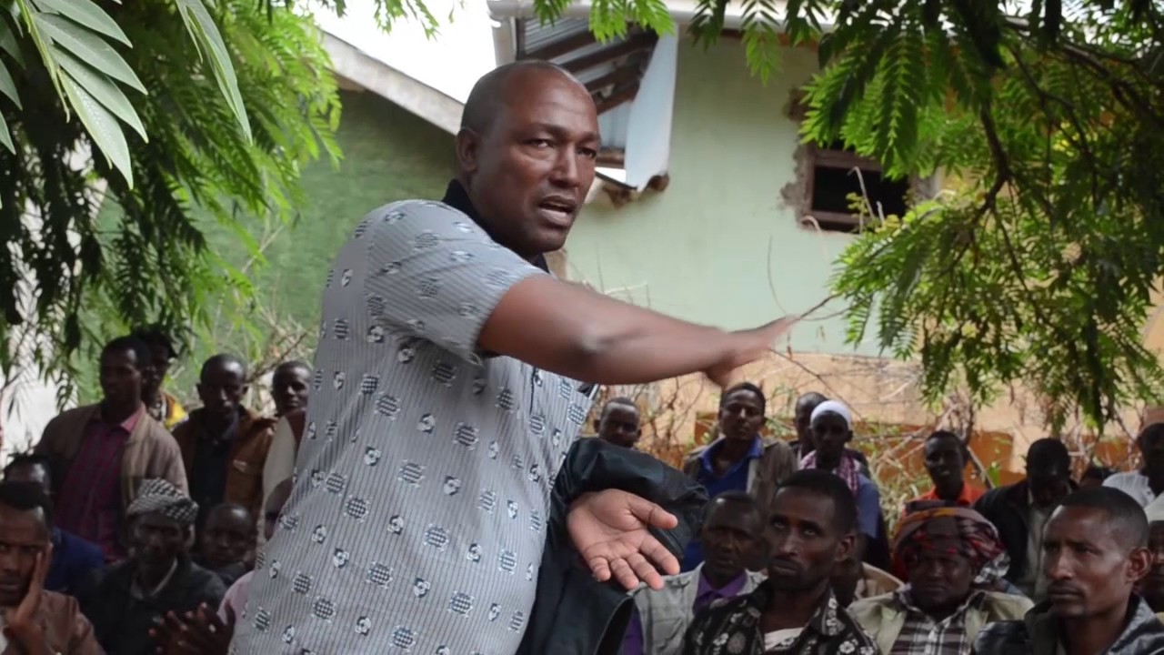 BURJI STANDS WITH CHANASA ABABA FOR MOYALE MP - YouTube