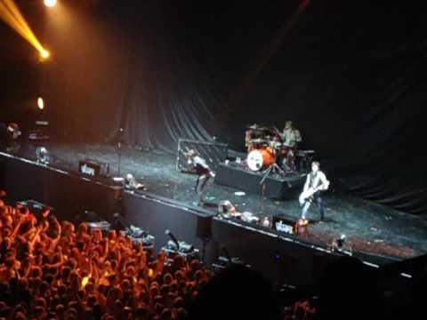 The Vamps - Oh Cecilia, LOTTO ARENA ANTWERP 2 JUNE 2017 - YouTube