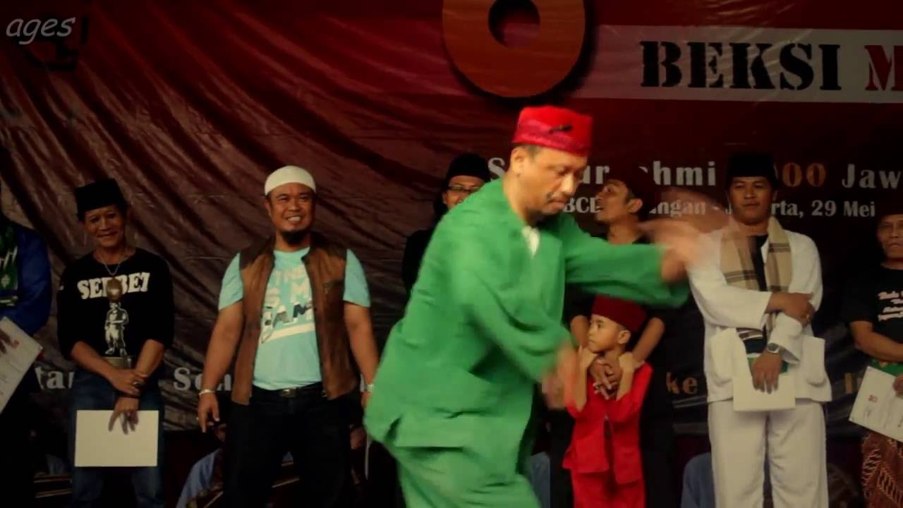 20 GURU SILAT UNJUK KEBOLEHAN DI MILAD RED BEKSI - YouTube