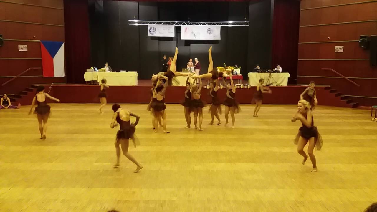 MD dance studio Chrudim - RUN! - YouTube