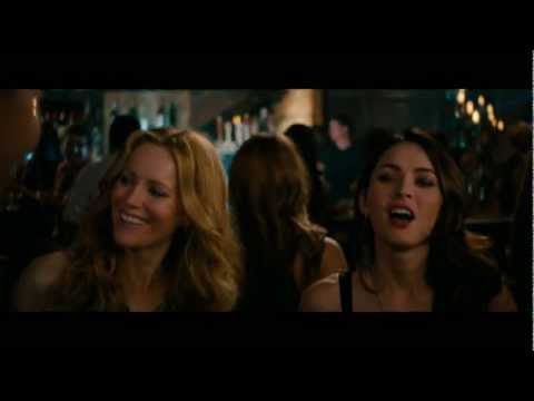 This is 40 - Clip Debbie & Desi flirt with flyers