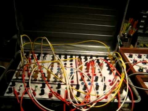 DIY modular suitcase synth - YouTube
