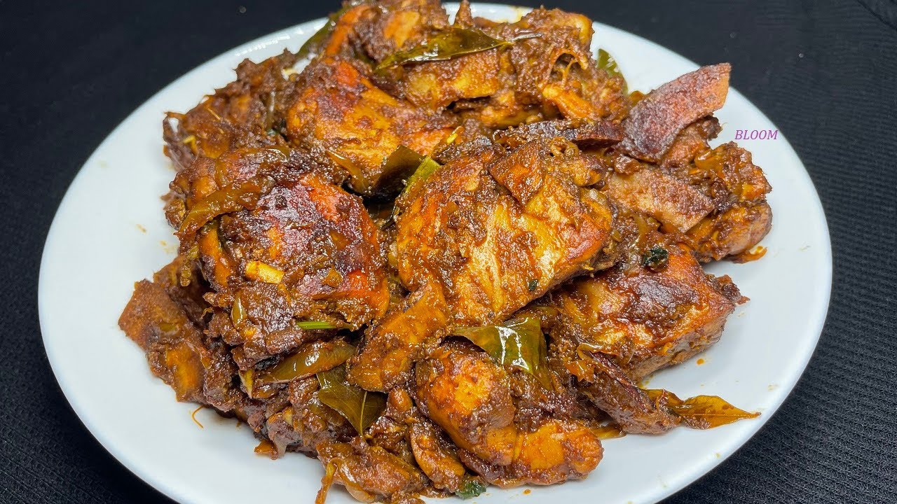 തേങ്ങാക്കൊത്തിട്ട ചിക്കൻ പെരട്ട് |Nadan Chicken Perattu |Kerala Style ...