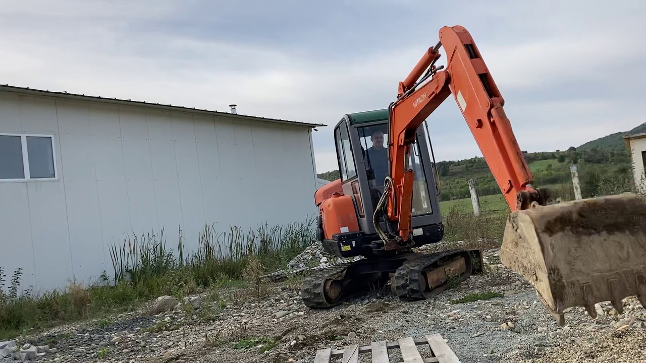 Mini Excavator Hitachi ZX 35 - YouTube