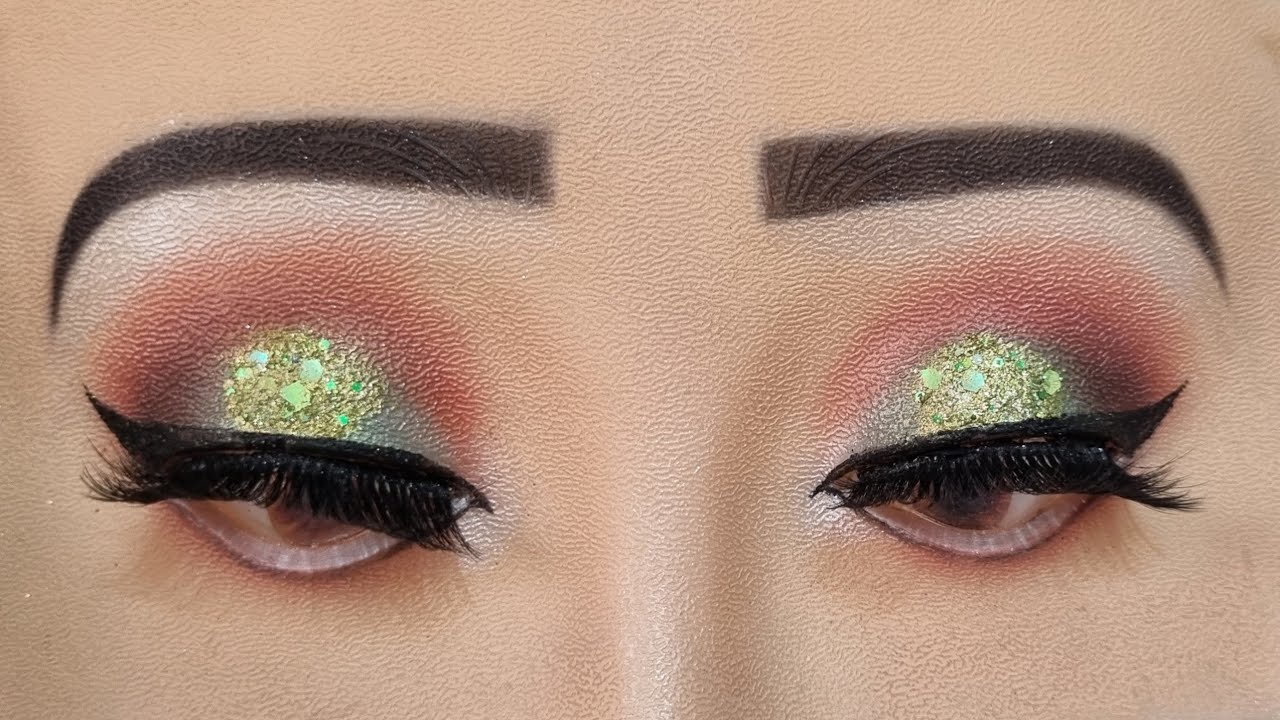 Glitter eyeshadow mehndi makeup | chunky glitter eyeshadow tutorial ...