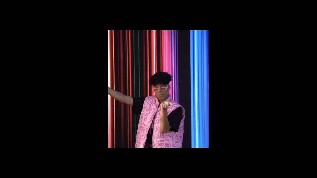 larray will star in the Netflix Series “The Hype House” - YouTube