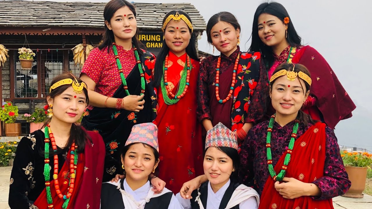 Ghandruk vlog with girls (Gurung cottage) || Supriya Gurung - YouTube