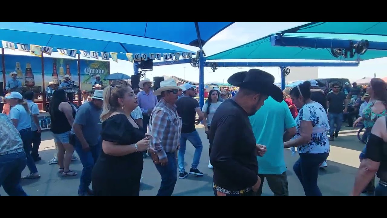 Baile en las pantallas de Glendale, AZ | swap meet | west wind Glendale ...