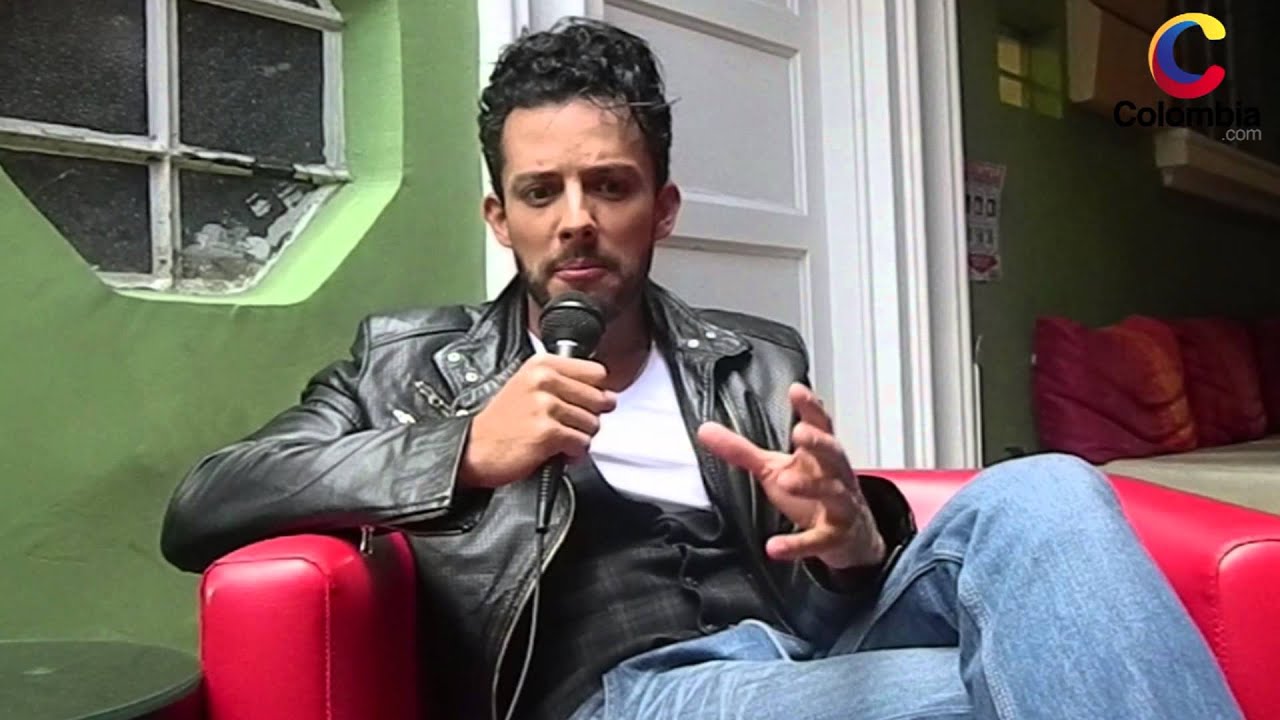 Nicolás Rincón muestra su faceta musical en "Cumbia ninja" - YouTube