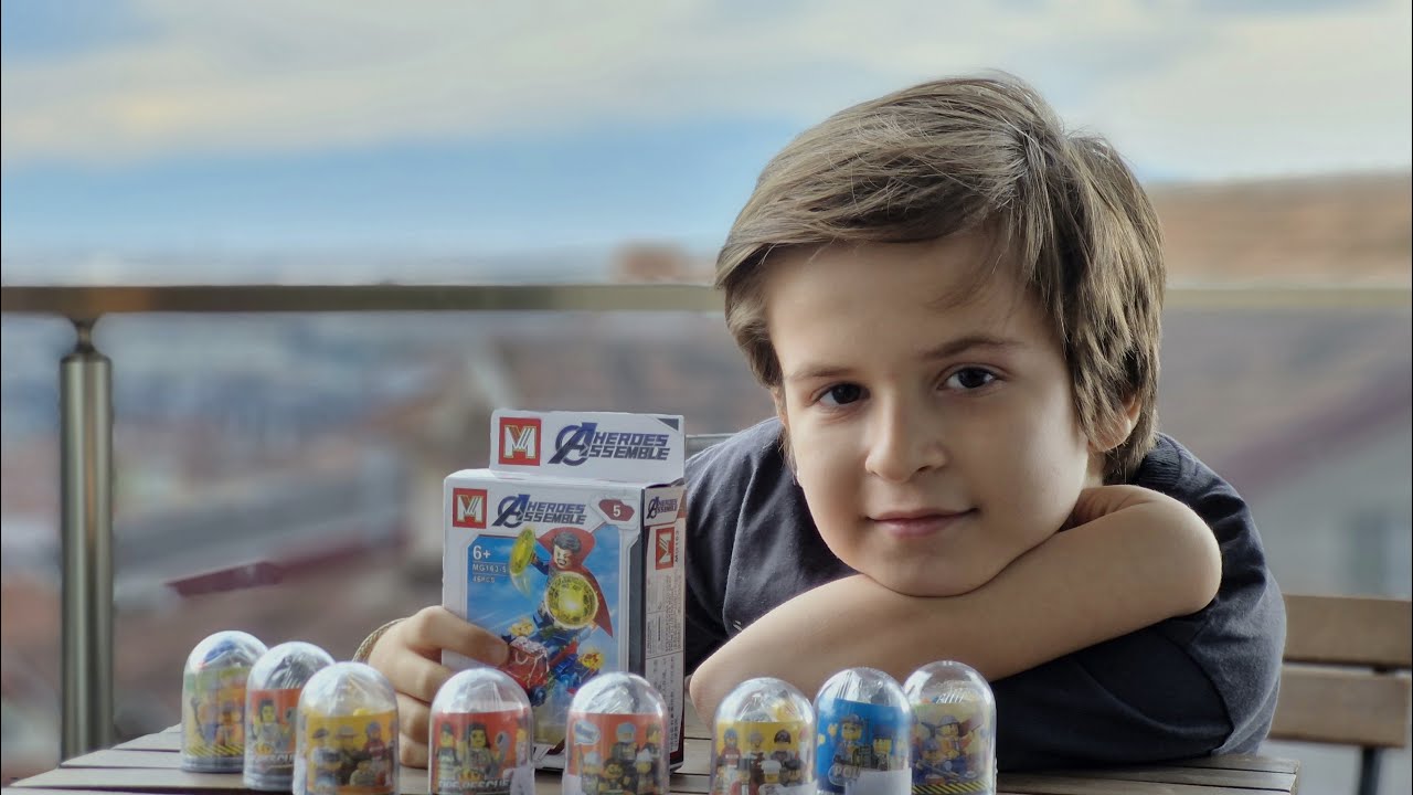Opening minifigures and avengers mini set. - YouTube
