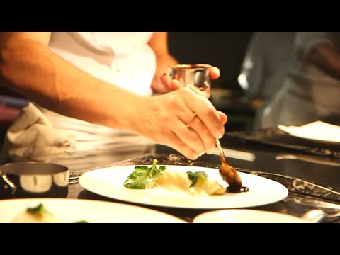 Au coeur d'un restaurant de Yannick Alléno, le chef aux 13 étoiles