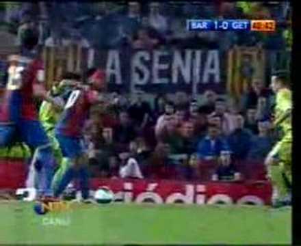 ronaldinho kicks and takes a red card- barcelona getafe - YouTube