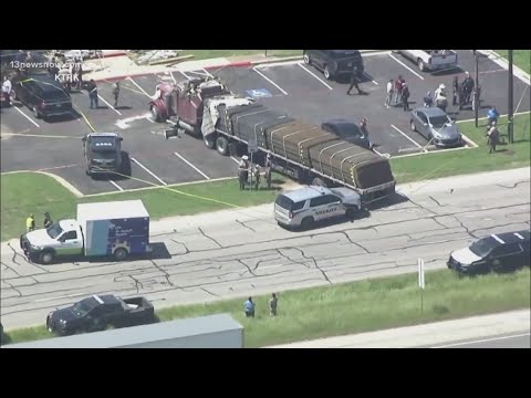 Stolen tractor-trailer crashes into building in Texas - YouTube