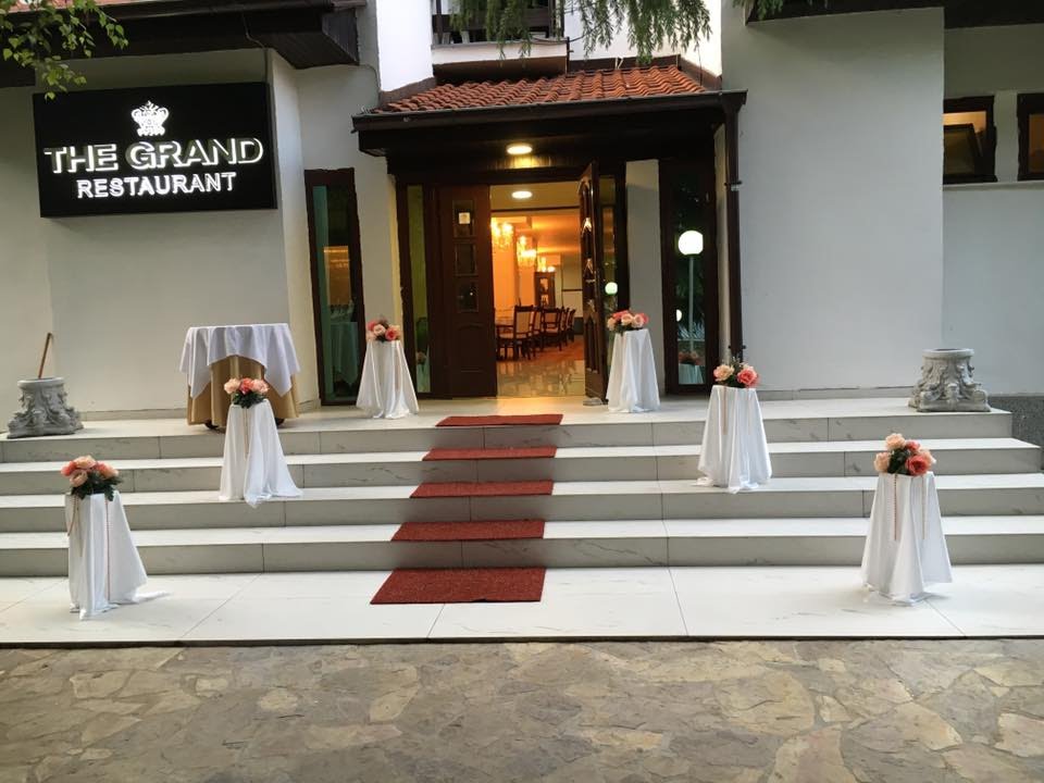 THE GRAND RESTAURANT - YouTube