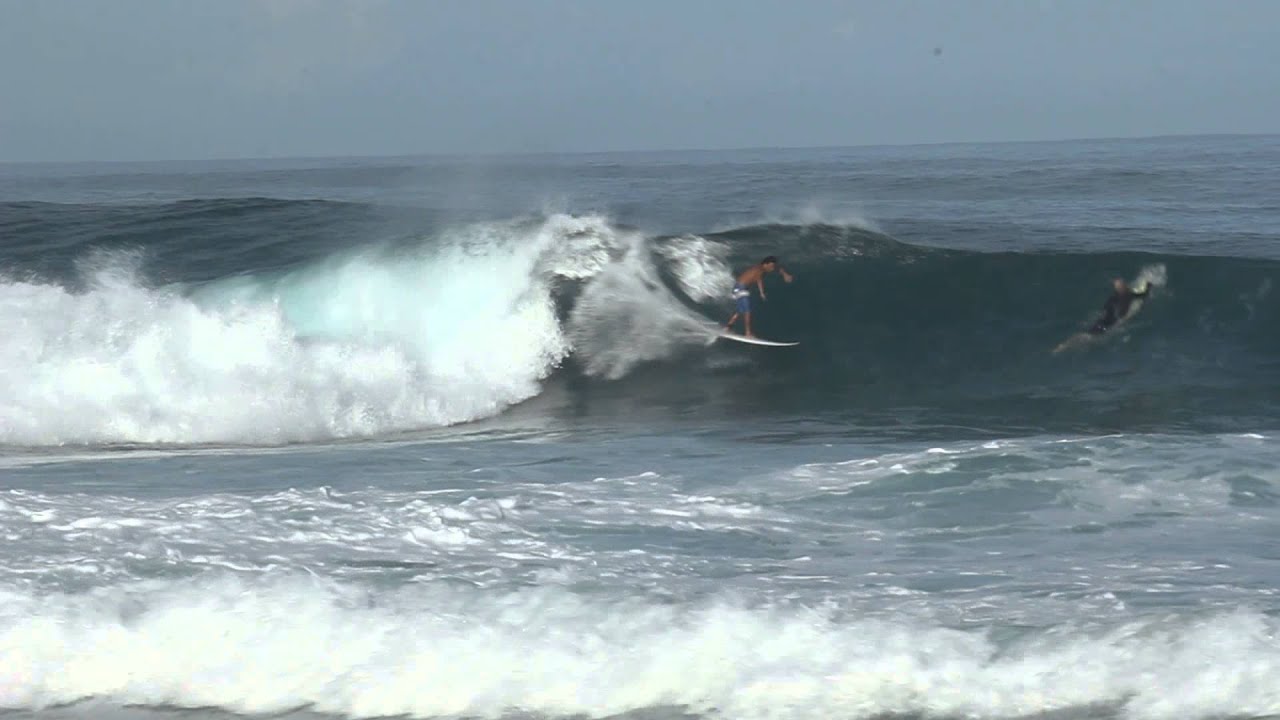 Hawaii Oahu Banzai Pipeline 2014 surfing 1st winter swell - YouTube